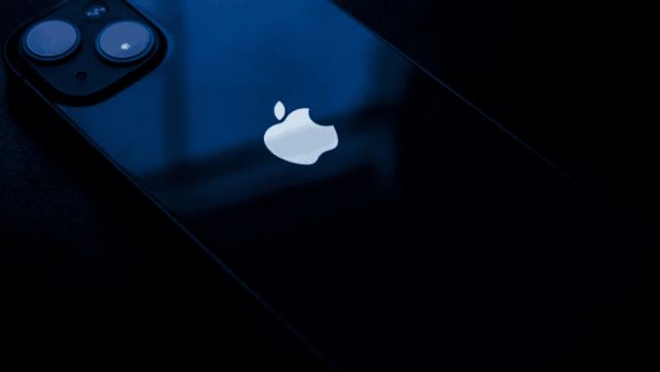 Apple ปลดพนักงาน 100 คนสังเวยพายุเศรษฐกิจ ส่งสัญญาณชะลอการจ้างงานและการขยายตัว | techfeedthai